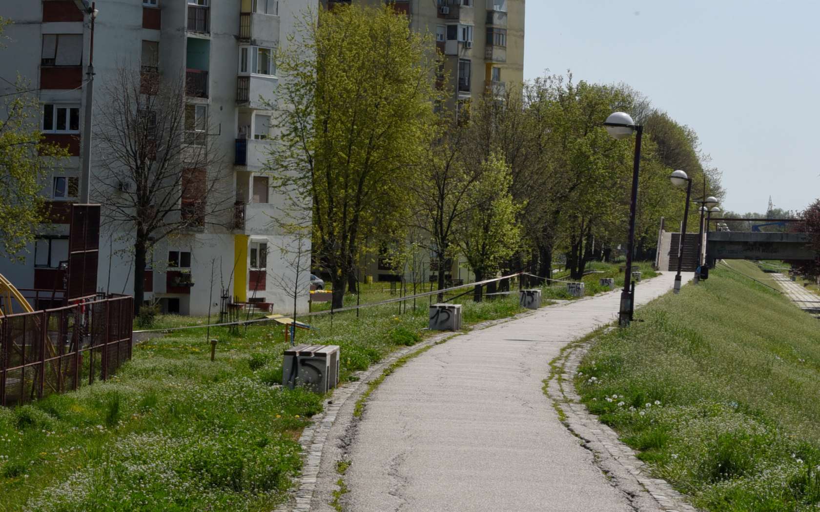 Selo i grad u vreme najdužeg policijskog časa (FOTO) – Info Press