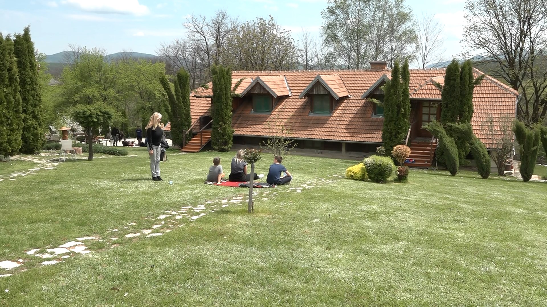 Etno kuća “Tri hrasta”, jedno je od najposećenijih seoskih turističkih ...