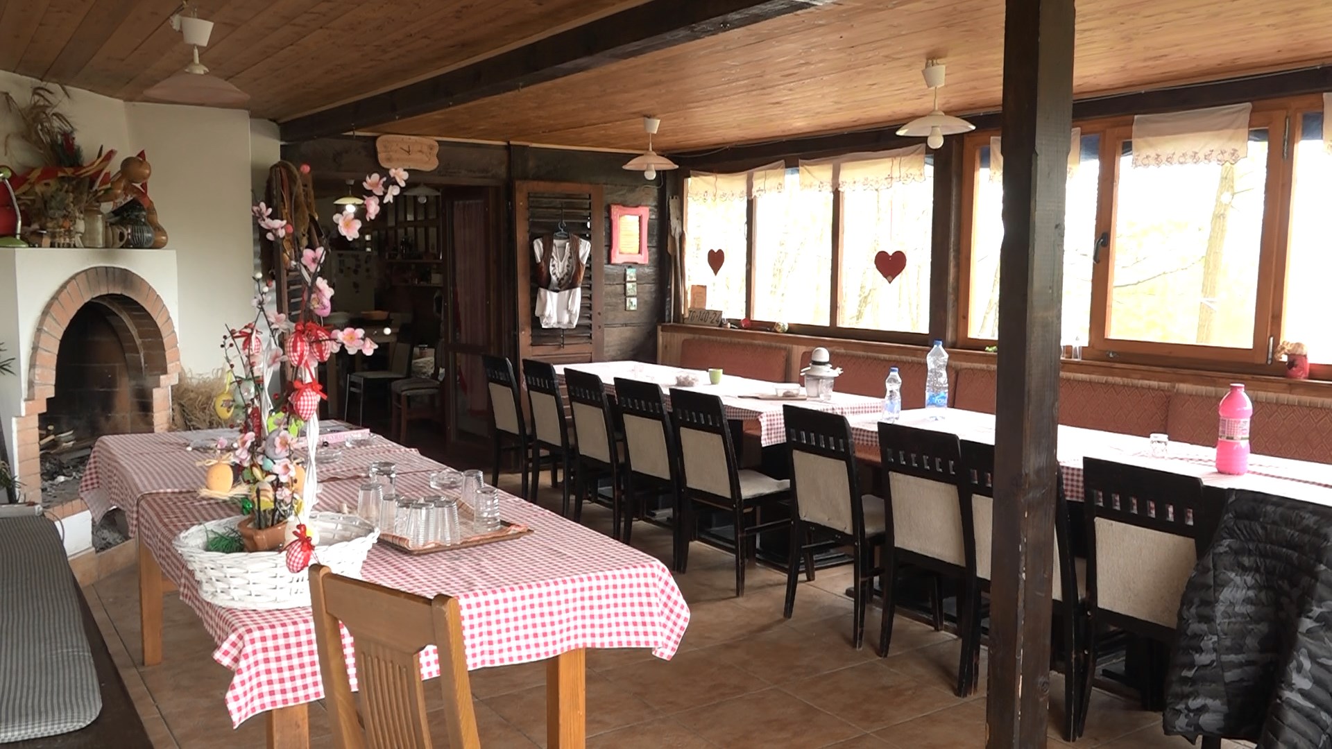 Etno kuća “Tri hrasta”, jedno je od najposećenijih seoskih turističkih ...